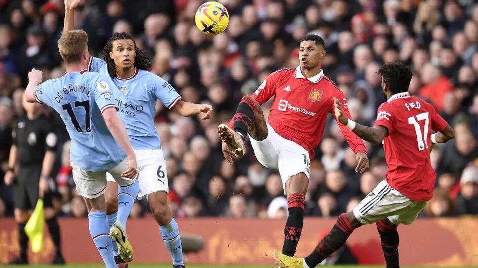 Derby de Manchester: United renverse City