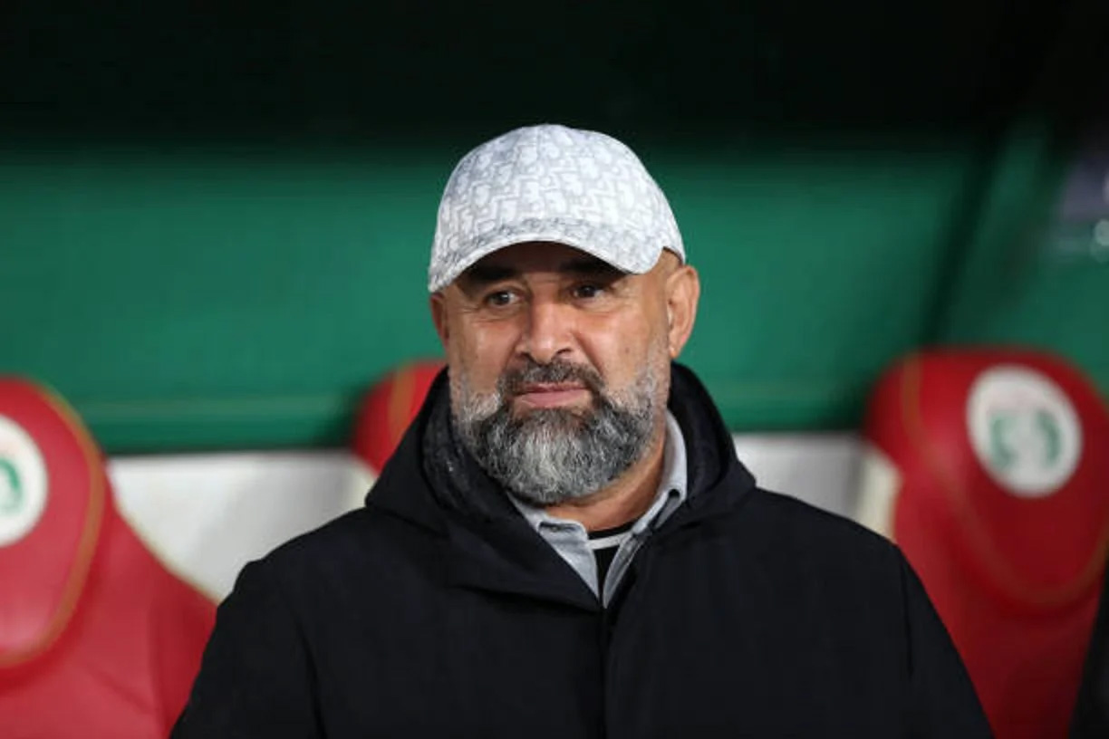 Benchikha met fin à son mandat d'entraîneur à l'USM Alger